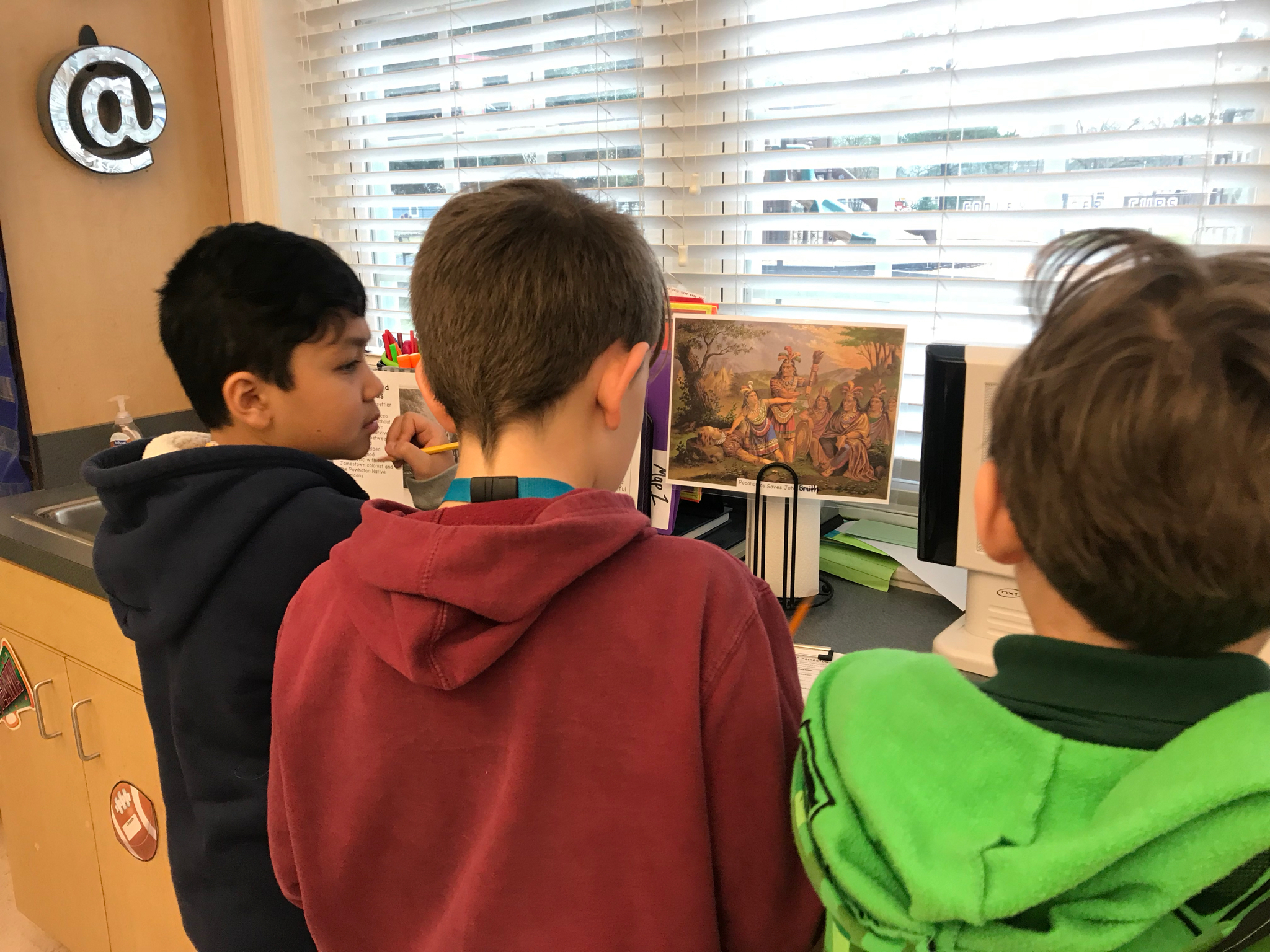 Easy Guide to Create Classroom Walking Tours ~ Scholastic Runway